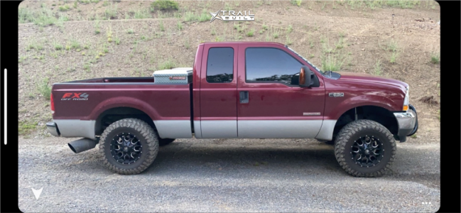 2004 Ford F-250 Super Duty Wheel Offset Aggressive > 1" Outside Fender ...