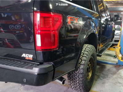 2020 Ford F-150 Wheel Offset Aggressive > 1" Outside Fender Leveling ...