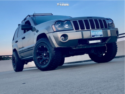 2006 Jeep Grand Cherokee Wheel Offset Aggressive 1 Outside Fender