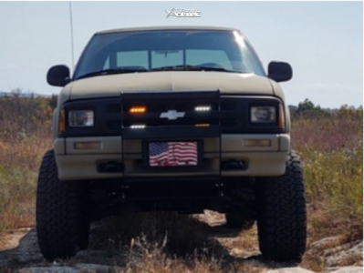 1997 Chevrolet S10 Wheel Offset Aggressive > 1" Outside Fender ...