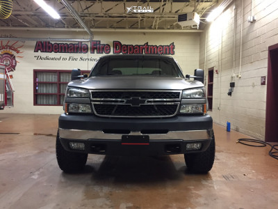 2006 Chevrolet Silverado 2500 HD Wheel Offset Aggressive > 1" Outside ...