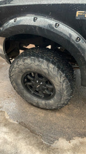 2001 Ford F-250 Super Duty Wheel Offset Aggressive > 1" Outside Fender ...