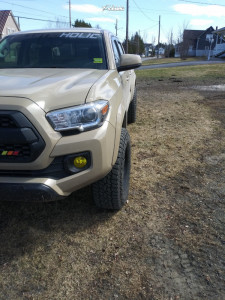 2017 Toyota Tacoma Wheel Offset Aggressive > 1" Outside Fender Stock ...