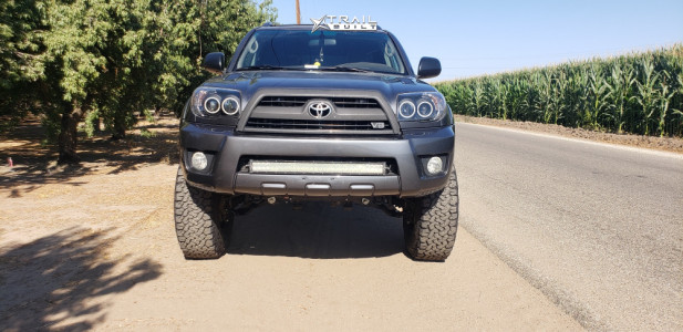 2006 Toyota 4Runner Wheel Offset Aggressive > 1" Outside Fender ...