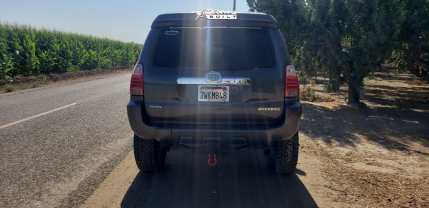 2006 Toyota 4Runner Wheel Offset Aggressive > 1" Outside Fender ...