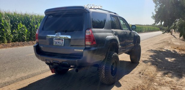 2006 Toyota 4Runner Wheel Offset Aggressive > 1" Outside Fender ...