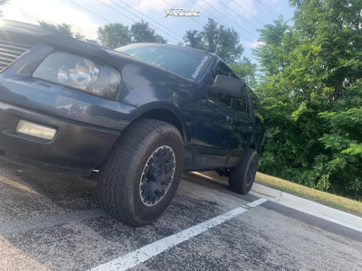 2004 Ford Expedition Wheel Offset Aggressive > 1" Outside Fender Stock ...