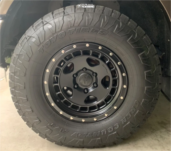 2015 Ford F-150 Wheel Offset Aggressive > 1" Outside Fender Leveling ...