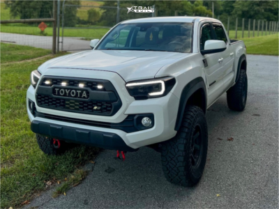 2019 Toyota Tacoma Wheel Offset Aggressive > 1" Outside Fender Leveling ...