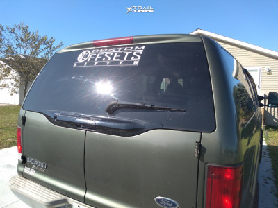 2000 Ford Excursion Wheel Offset Aggressive > 1" Outside Fender ...