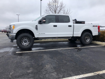 2017 Ford F-250 Super Duty Wheel Offset Aggressive > 1" Outside Fender ...