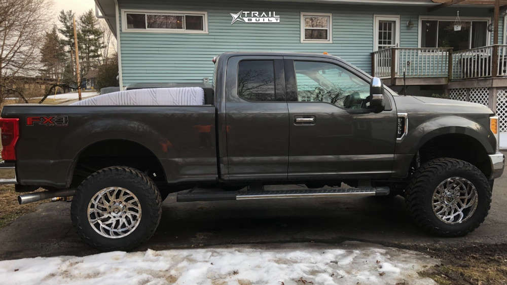 2017 Ford F-350 Super Duty Wheel Offset Aggressive > 1" Outside Fender ...