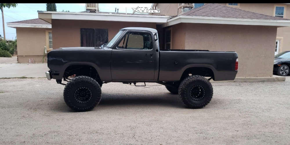 1974 Dodge W200 Pickup Wheel Offset Aggressive > 1" Outside Fender ...