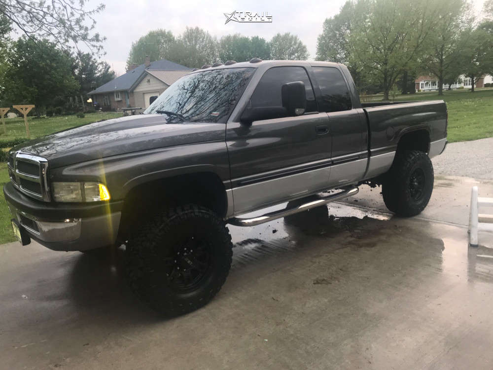 2002 Dodge Ram 2500 Wheel Offset Aggressive > 1" Outside Fender ...