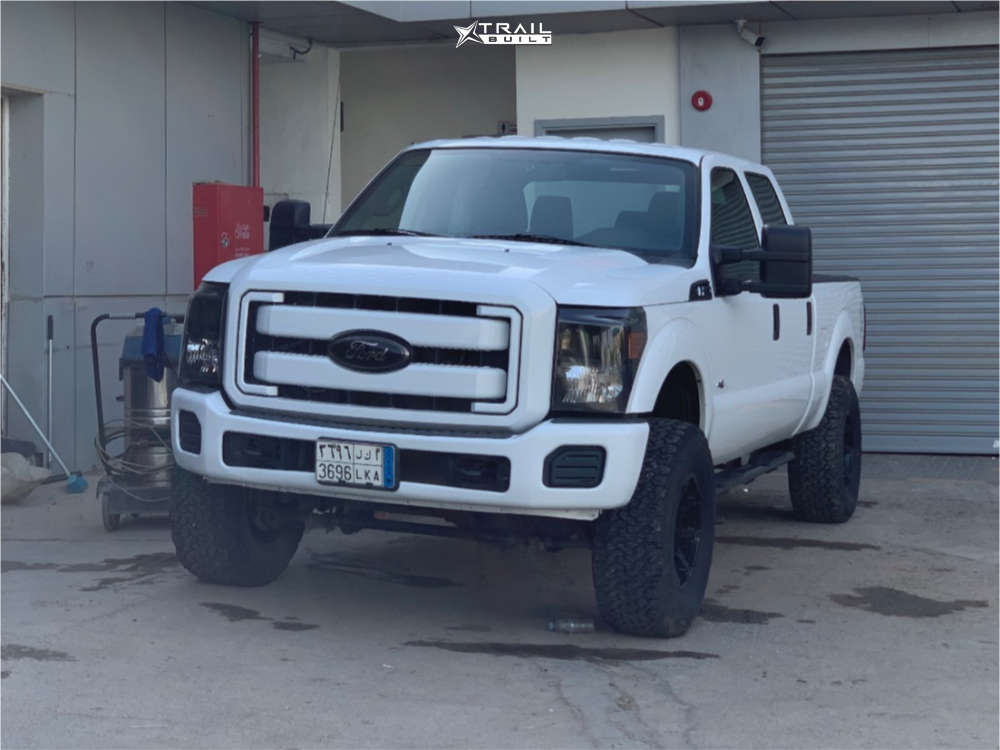 2016 Ford F-350 Super Duty Wheel Offset Aggressive > 1" Outside Fender ...