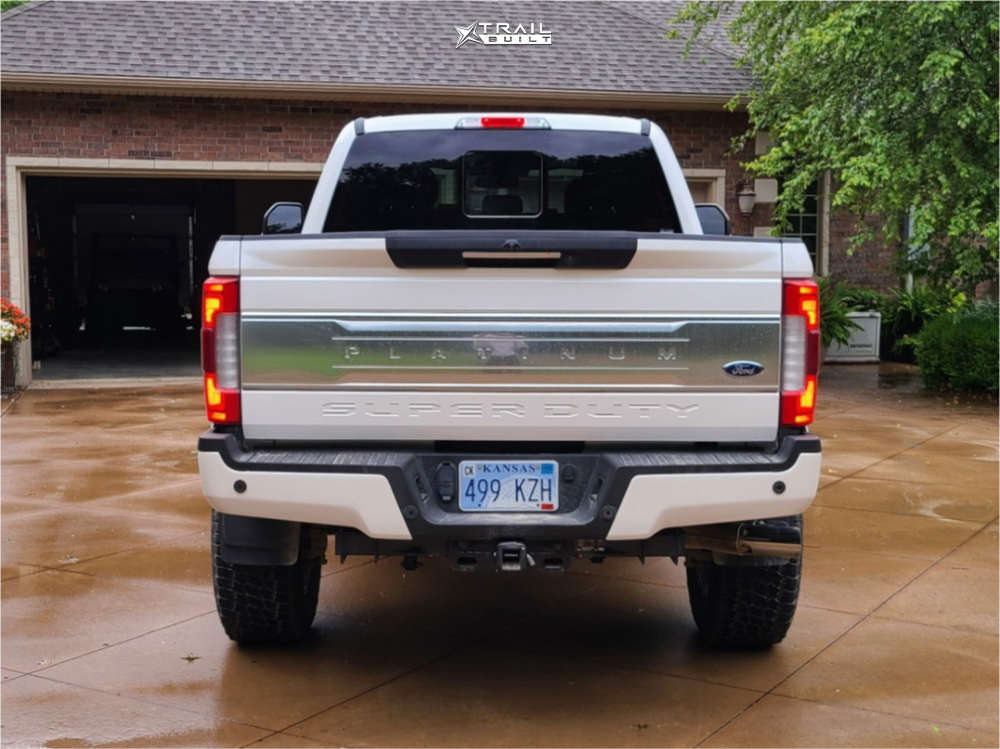 2017 Ford F-250 Super Duty Wheel Offset Aggressive > 1" Outside Fender ...