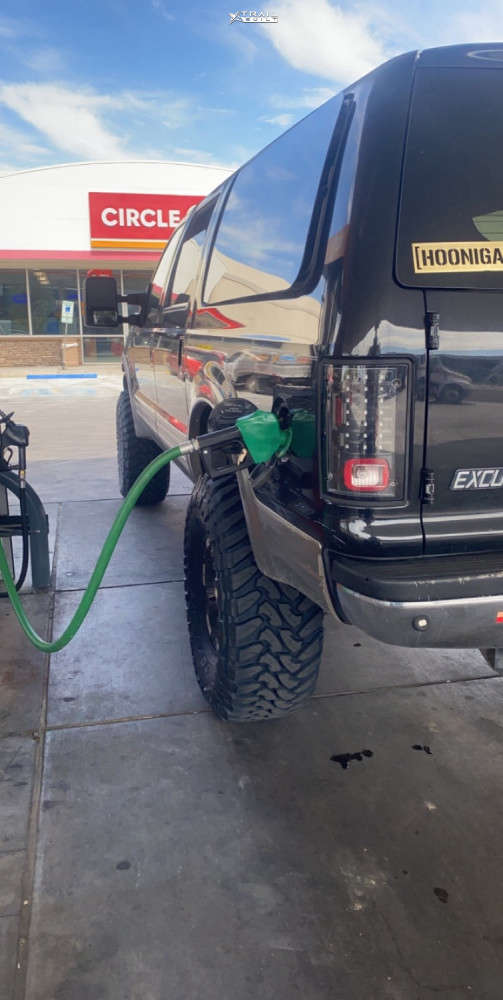 2000 Ford Excursion Wheel Offset Aggressive > 1" Outside Fender ...