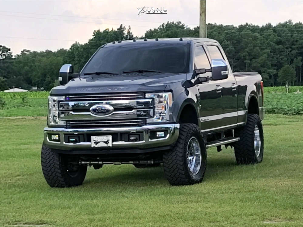 2017 Ford F-350 Super Duty Wheel Offset Aggressive > 1" Outside Fender ...
