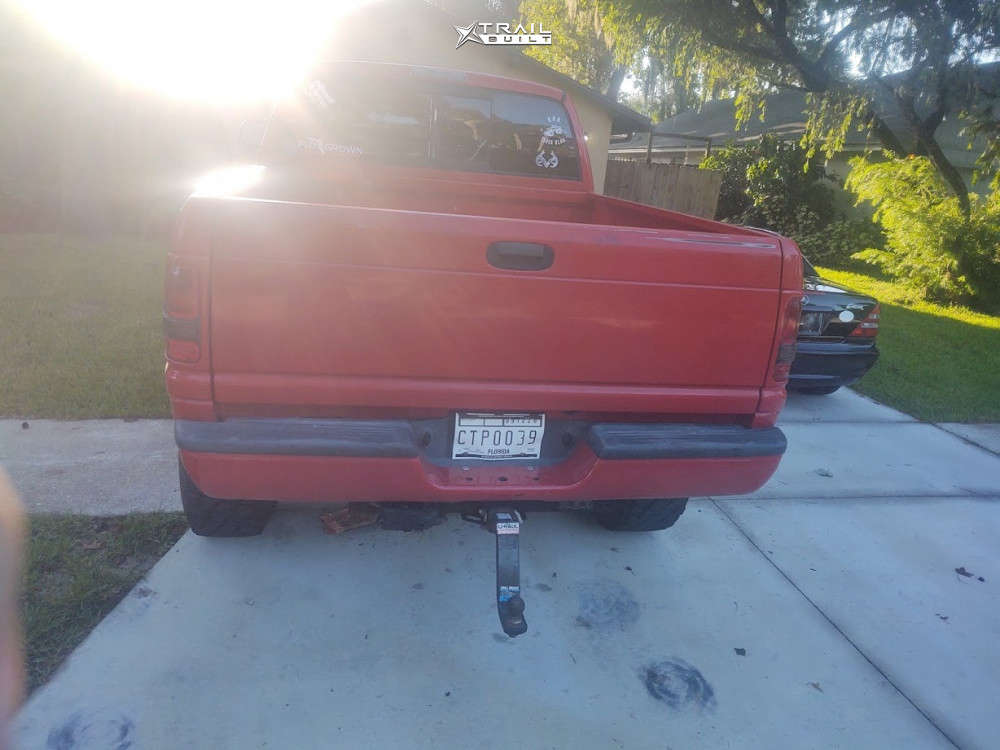 2000 Dodge Ram 1500 Wheel Offset Aggressive > 1" Outside Fender ...