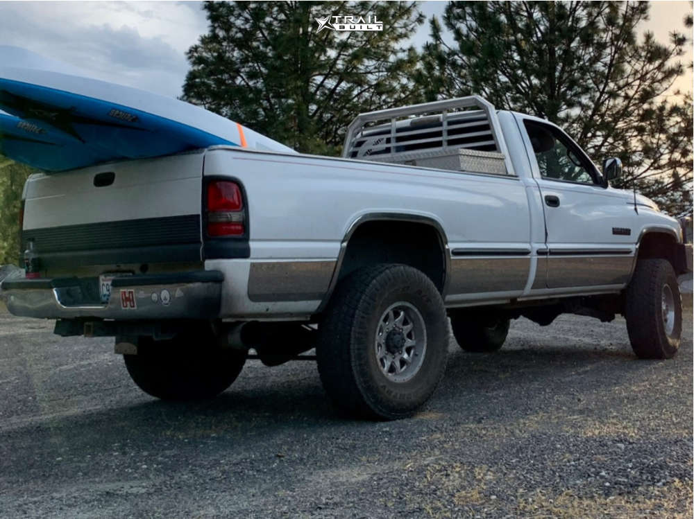 1997 Dodge Ram 2500 Wheel Offset Aggressive > 1" Outside Fender ...