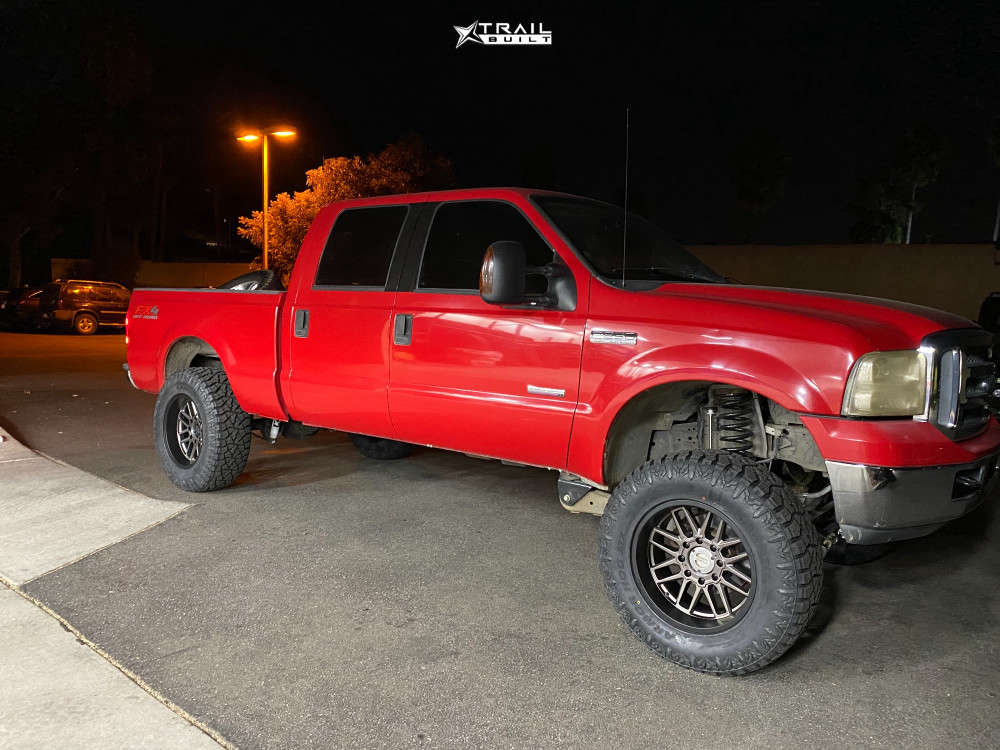 2006 Ford F-250 Super Duty Wheel Offset Aggressive > 1" Outside Fender ...