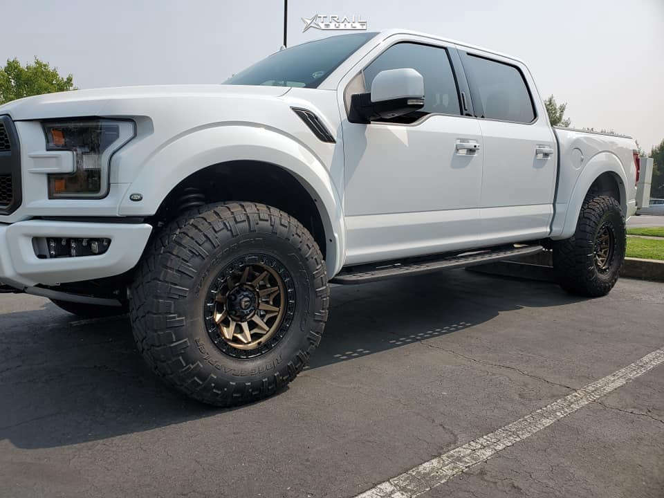 2019 Ford F-150 Wheel Offset Aggressive > 1" Outside Fender Suspension ...