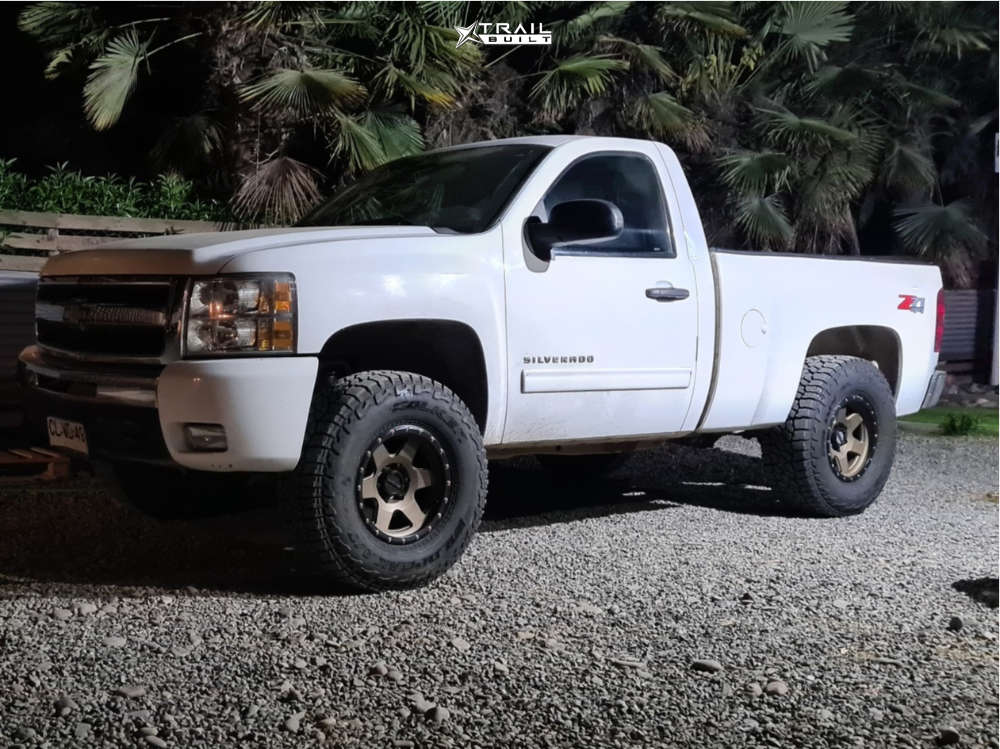 2011 Chevrolet Silverado 1500 Wheel Offset Aggressive > 1" Outside ...