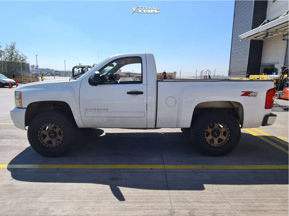 2011 Chevrolet Silverado 1500 Wheel Offset Aggressive > 1" Outside ...