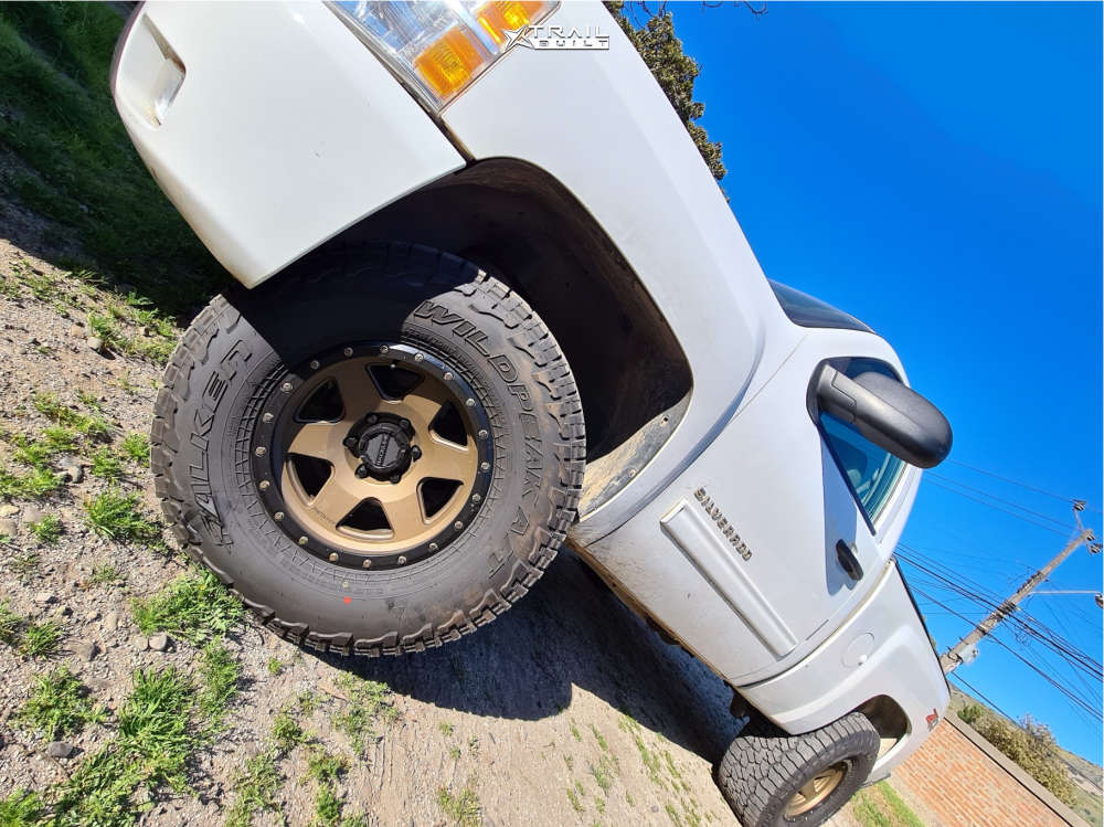 2011 Chevrolet Silverado 1500 Wheel Offset Aggressive > 1" Outside ...