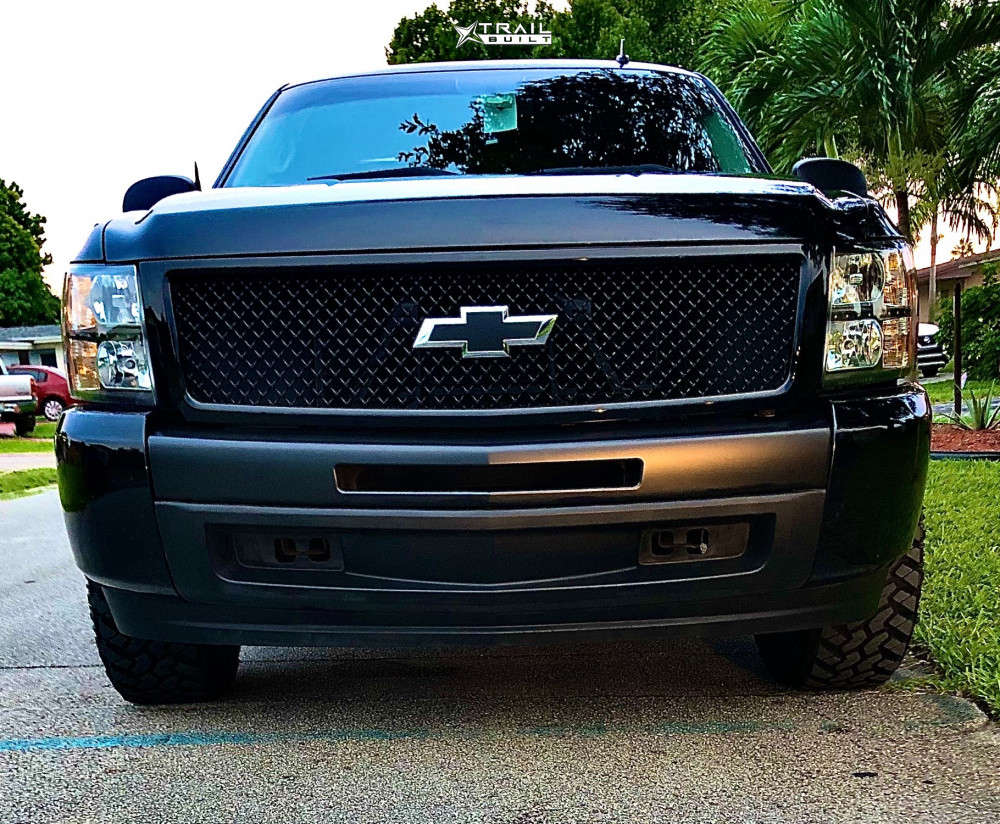 2011 Chevrolet Silverado 1500 Wheel Offset Aggressive > 1" Outside ...