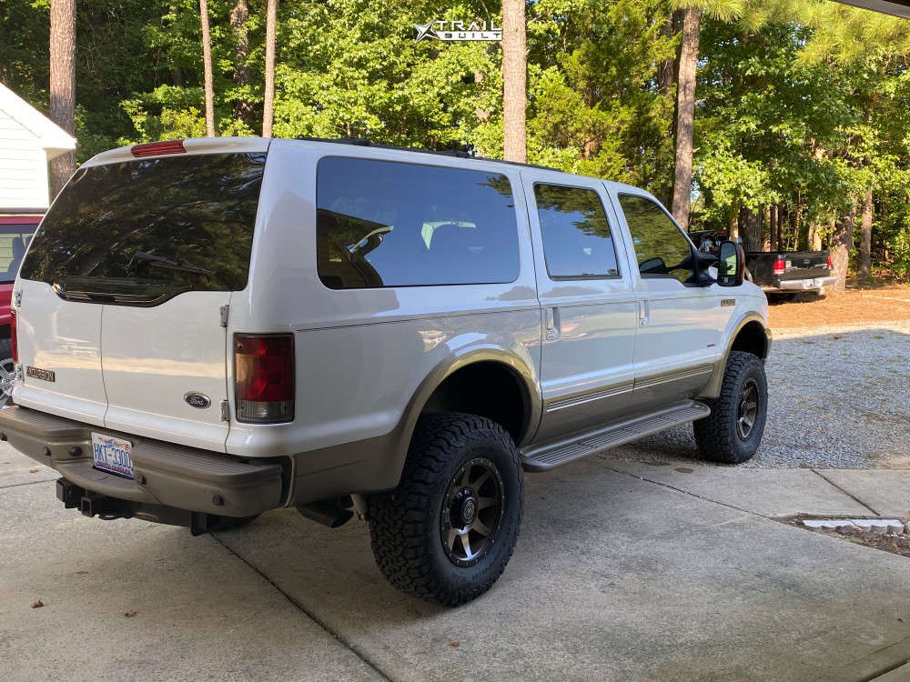 2003 Ford Excursion Wheel Offset Aggressive > 1" Outside Fender ...