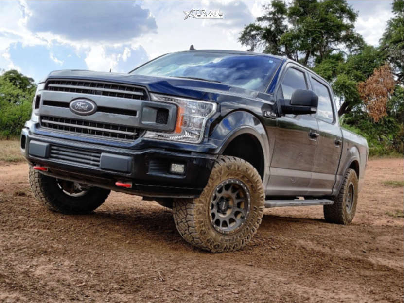 2018 Ford F-150 Wheel Offset Aggressive > 1" Outside Fender Leveling ...