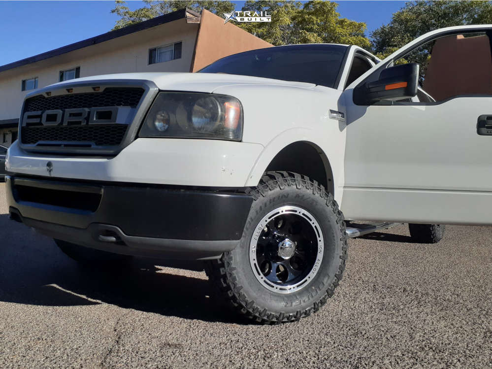 2006 Ford F-150 Wheel Offset Aggressive > 1" Outside Fender Leveling ...