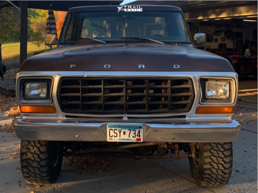 1979 Ford F150 4x4 Mudding