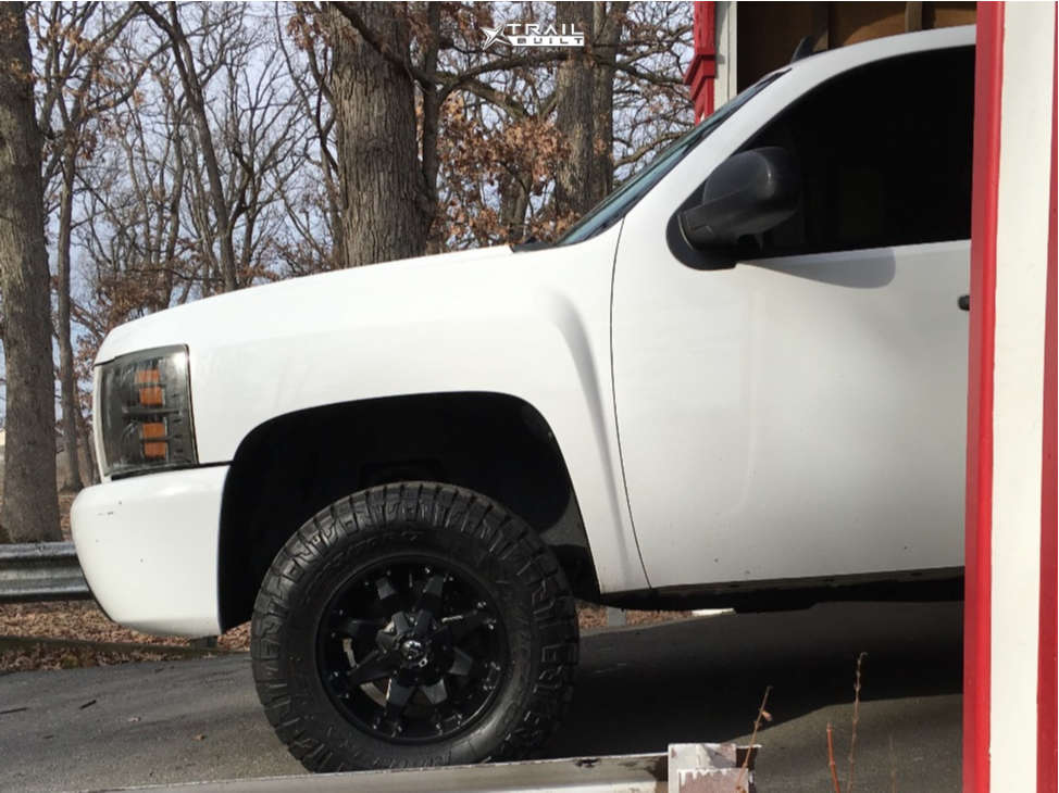 2011 Chevrolet Silverado 1500 Wheel Offset Aggressive > 1" Outside ...