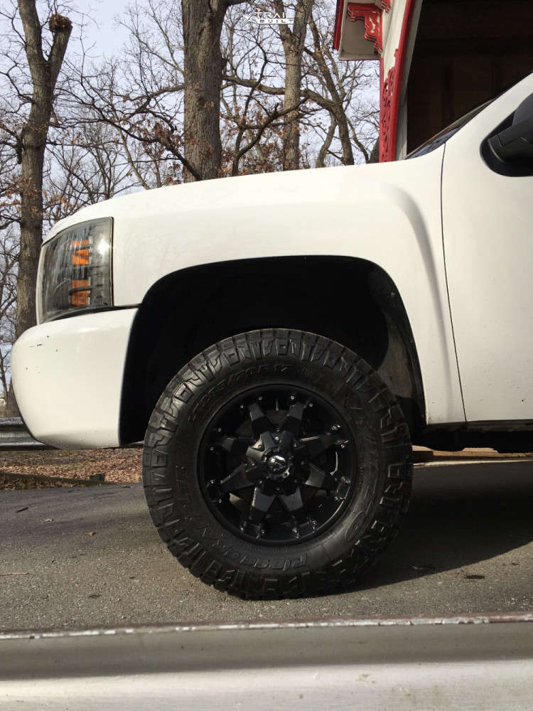 2011 Chevrolet Silverado 1500 Wheel Offset Aggressive > 1" Outside ...