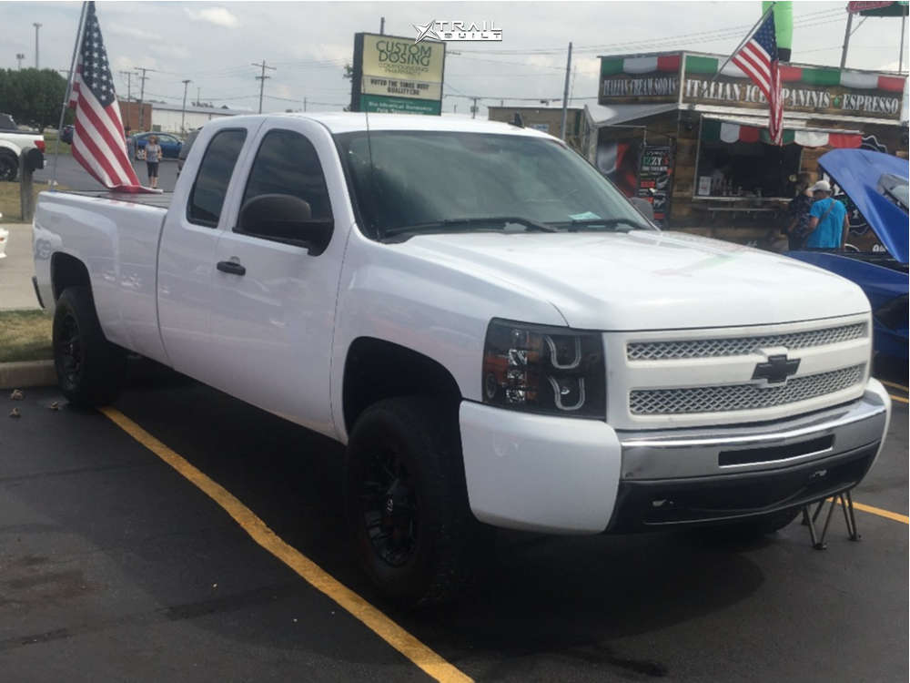 2011 Chevrolet Silverado 1500 Wheel Offset Aggressive > 1" Outside ...