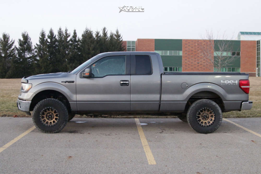 2012 Ford F-150 Wheel Offset Aggressive > 1" Outside Fender Leveling ...