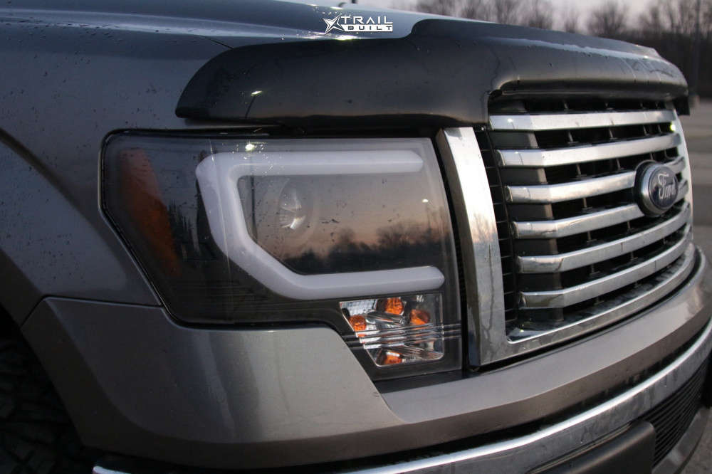 2012 Ford F-150 Wheel Offset Aggressive > 1" Outside Fender Leveling ...