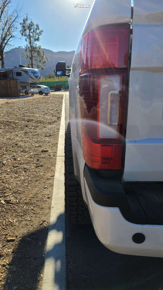 2020 Ford F-350 Super Duty Wheel Offset Slightly Aggressive Leveling ...