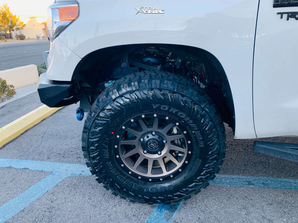 2016 Toyota Tundra Wheel Offset Aggressive > 1" Outside Fender ...