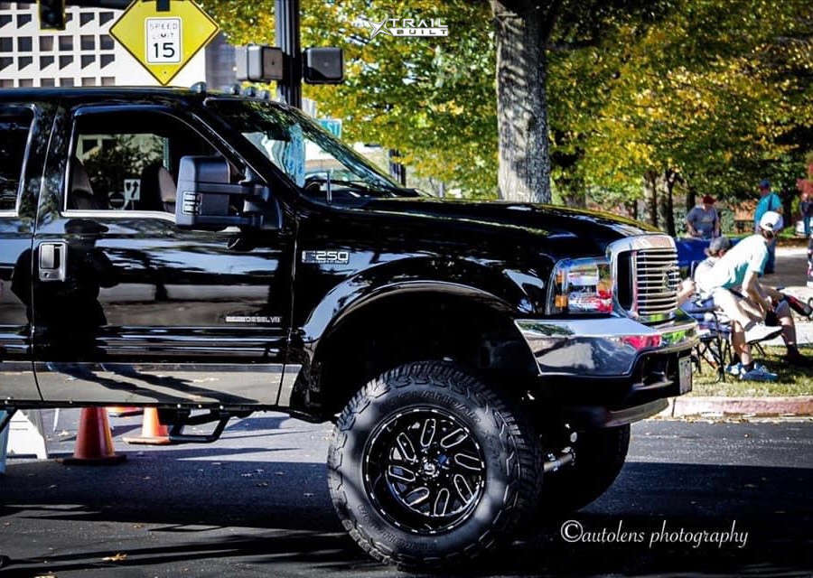 2001 Ford F-250 Super Duty Wheel Offset Aggressive > 1" Outside Fender ...