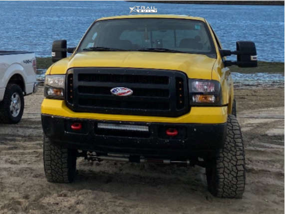 2005 Ford F-250 Super Duty Wheel Offset Aggressive > 1" Outside Fender ...