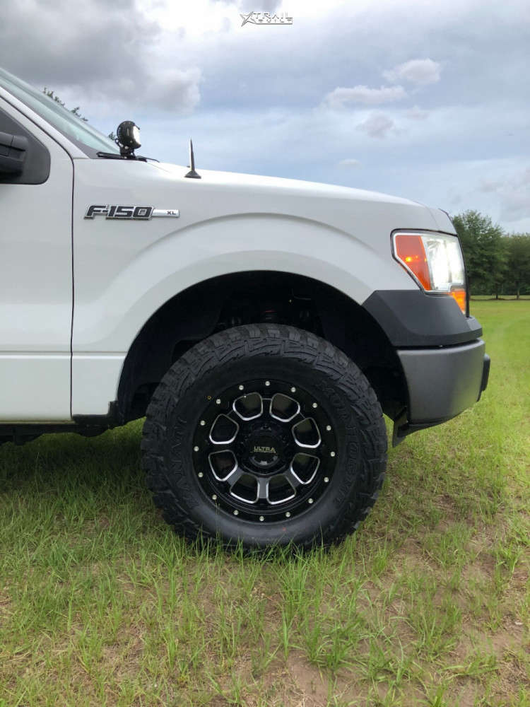 2013 Ford F-150 Wheel Offset Aggressive > 1" Outside Fender Leveling ...