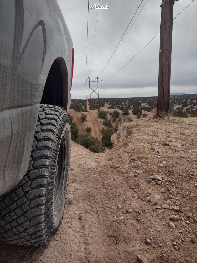 2017 Ford F-250 Super Duty Wheel Offset Aggressive > 1" Outside Fender ...