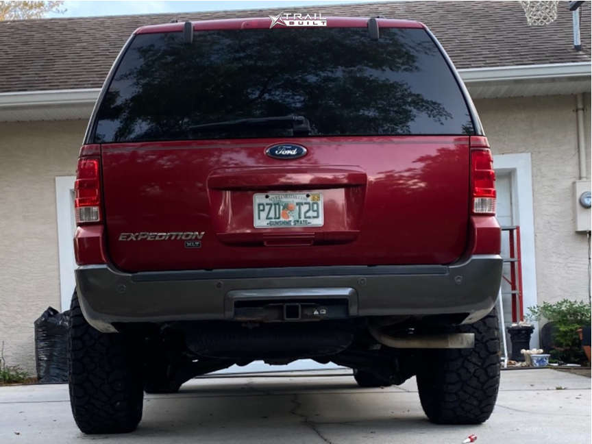2005 Ford Expedition Wheel Offset Aggressive > 1" Outside Fender ...