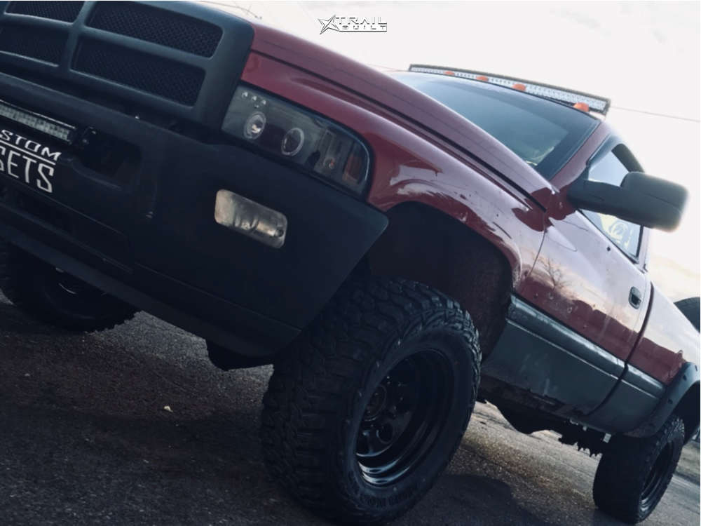 1997 Dodge Ram 2500 Wheel Offset Aggressive > 1" Outside Fender ...