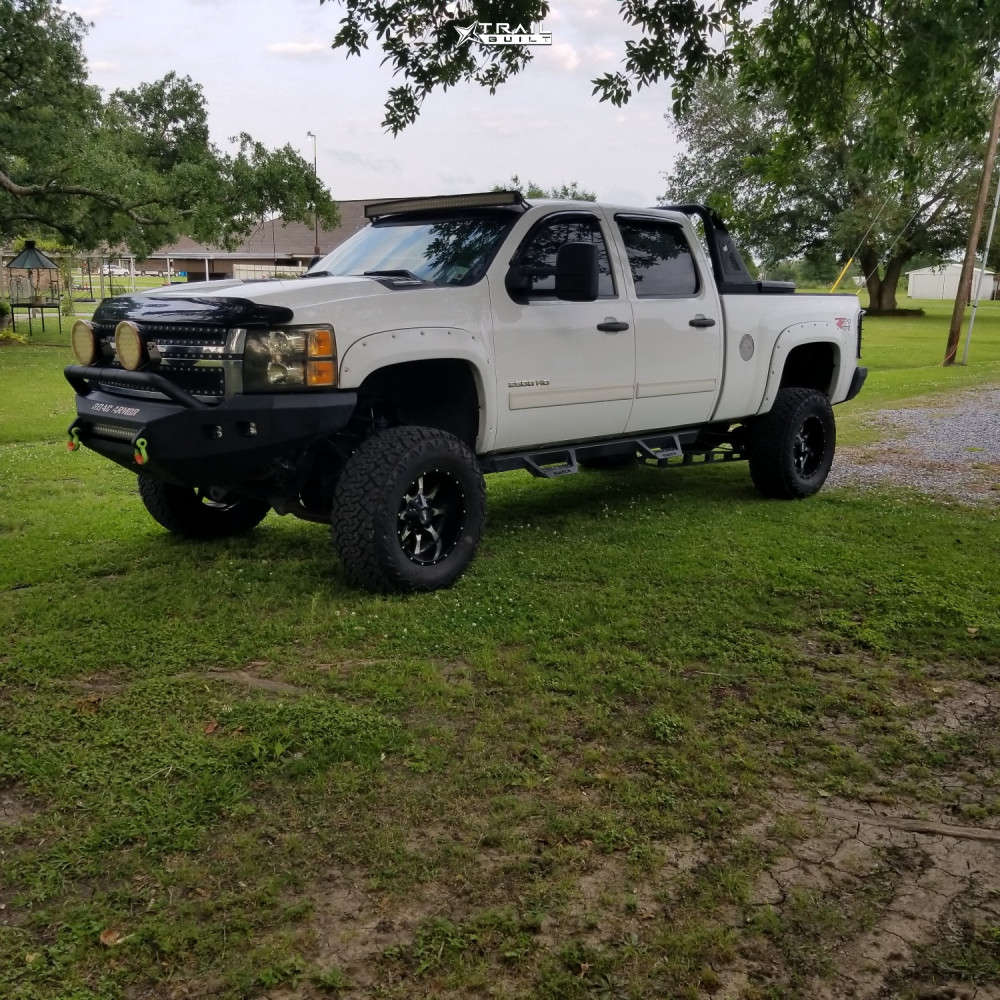 2011 Chevrolet Silverado 2500 HD Wheel Offset Aggressive > 1" Outside ...