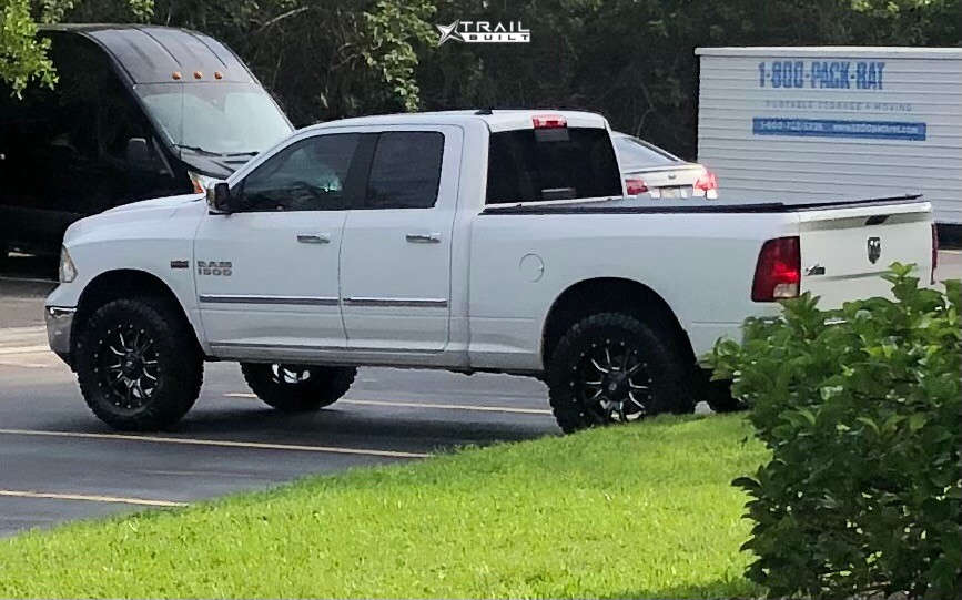 2017 Dodge Ram 1500 Wheel Offset Aggressive > 1" Outside Fender ...