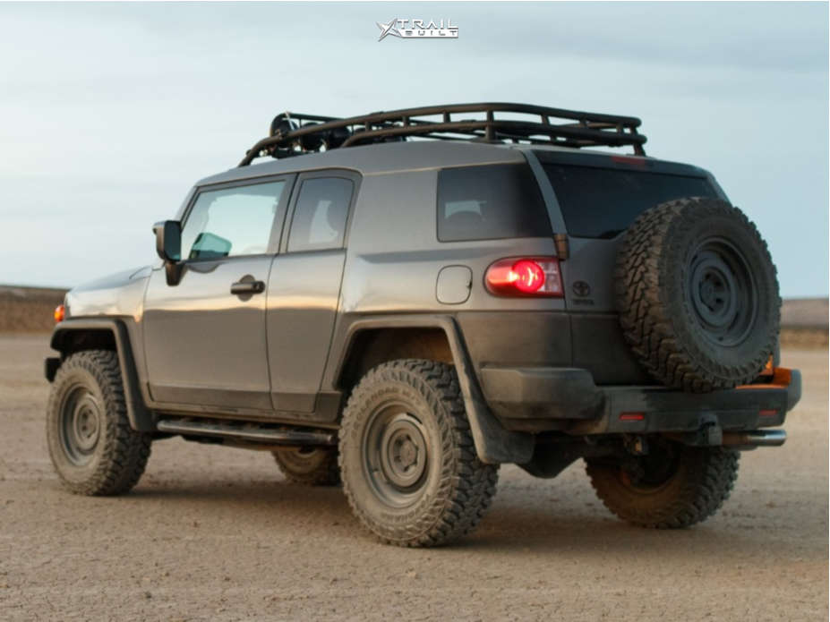 2014 Toyota FJ Cruiser Wheel Offset Slightly Aggressive Leveling Kit ...